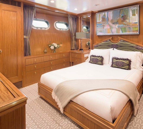 LADY VICTORIA Yacht Charter Details, Feadship | CHARTERWORLD Luxury ...